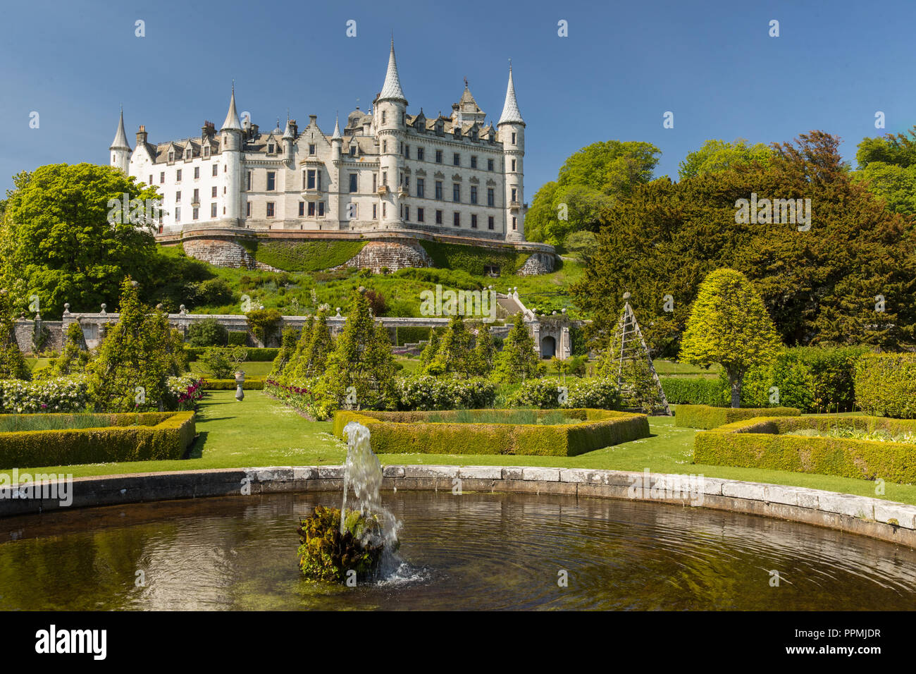 Dunrobin castle and grounds hi-res stock photography and images - Alamy