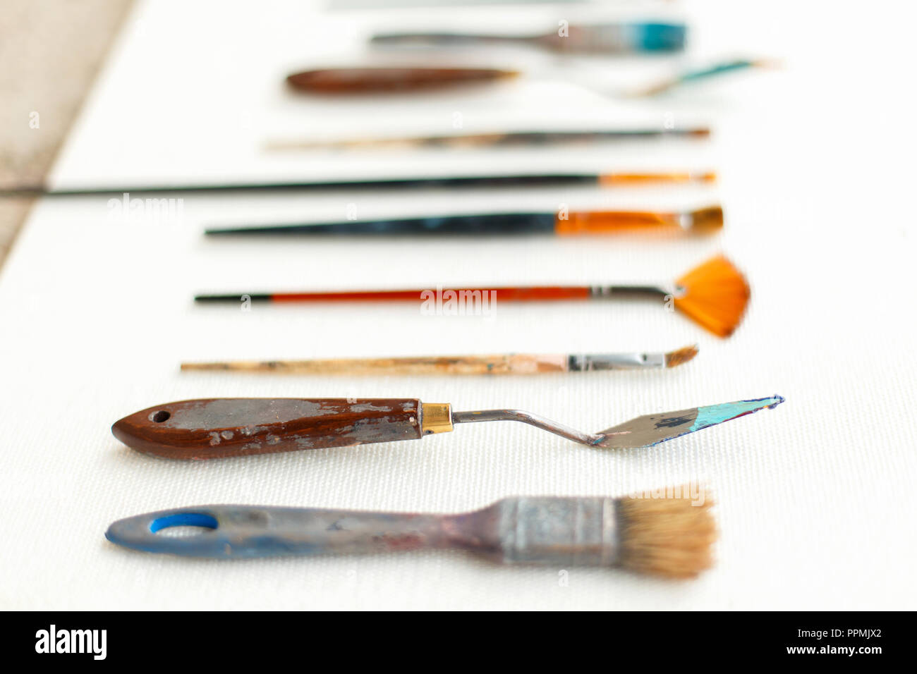 Vintage artist studio desk hi-res stock photography and images - Alamy