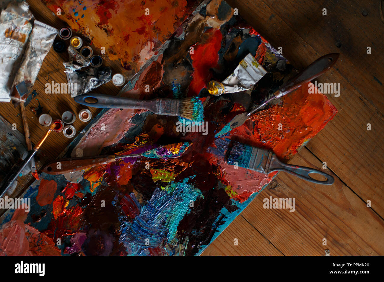 Set of tools for artists. Art. Oil paint. Workplace Stock Photo - Alamy