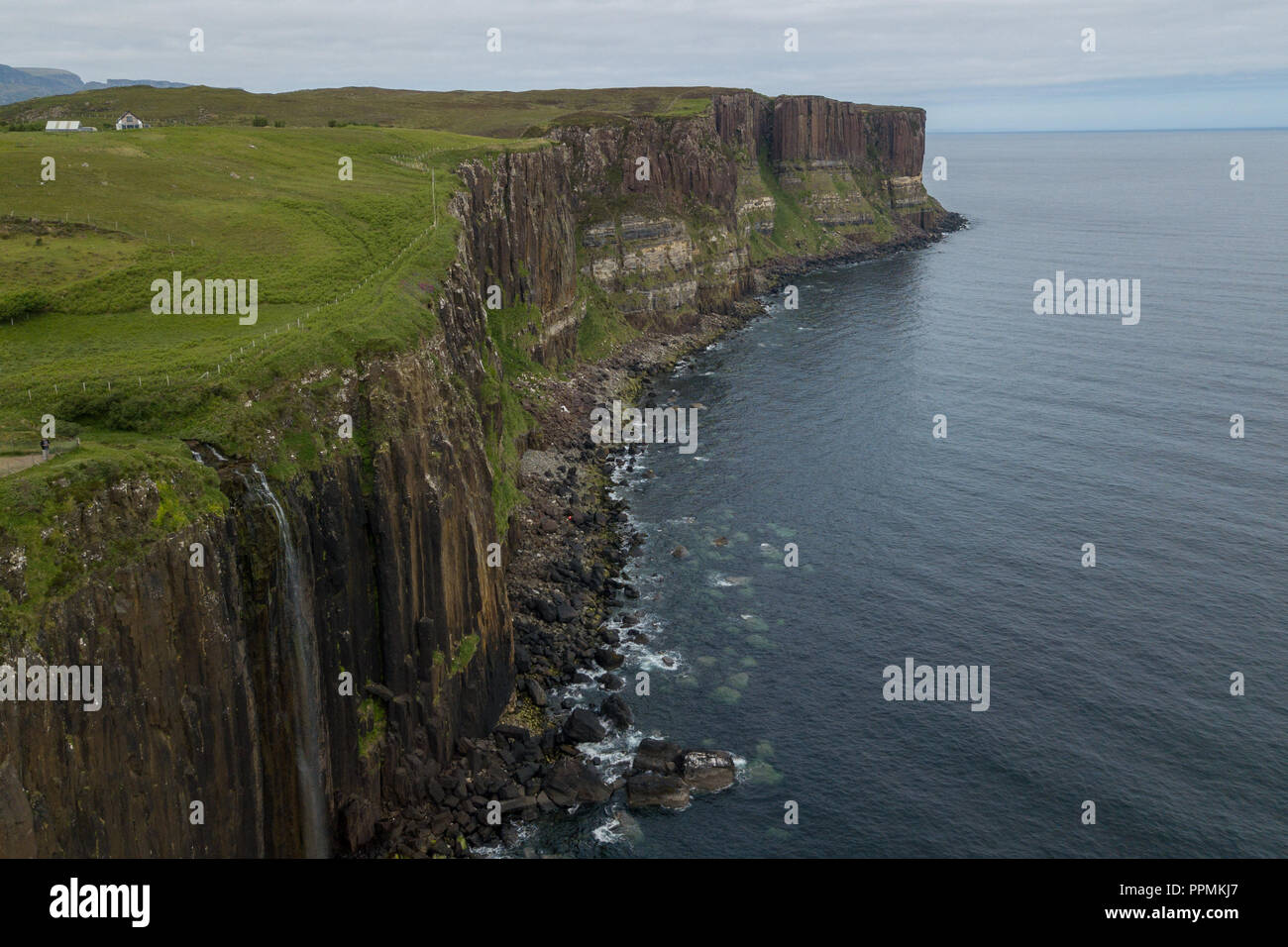 Kilt rock wasserfall insel skye hi-res stock photography and images - Alamy