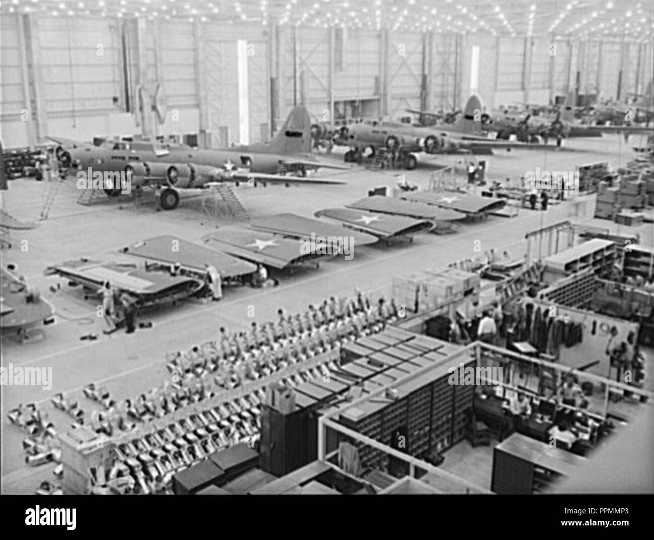 Boeing production line hi-res stock photography and images - Alamy