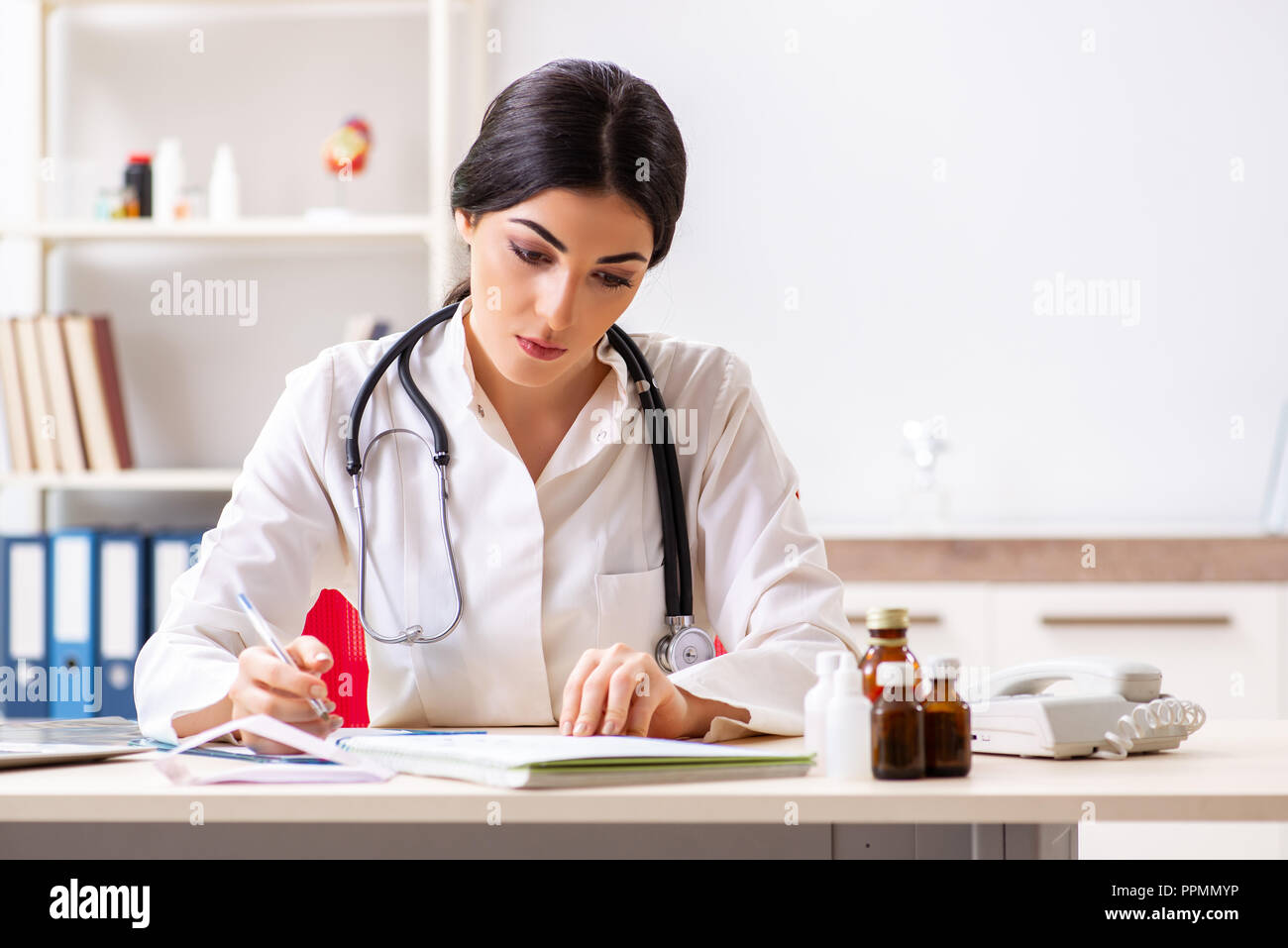Woman doctor working in the hospital Stock Photo - Alamy