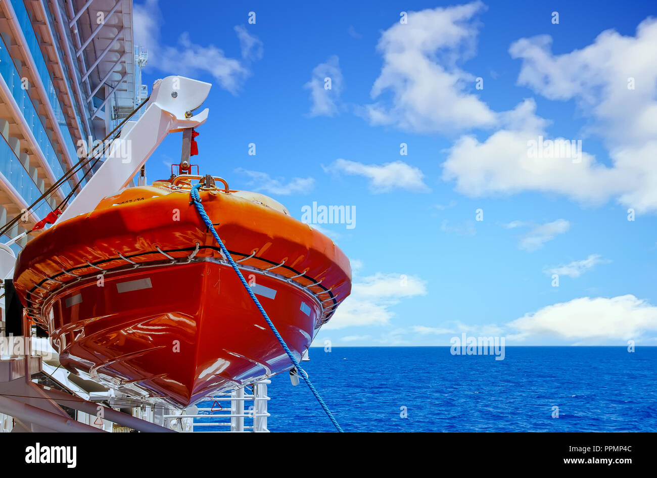 Side of the cruise ship hi-res stock photography and images - Alamy