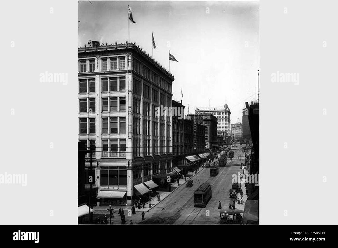 Bon marche store historical hi-res stock photography and images - Alamy