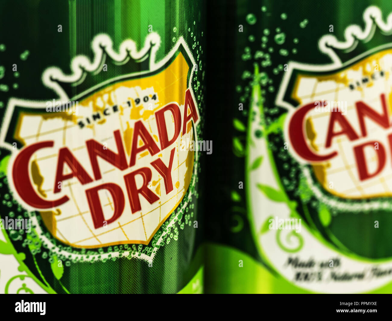Canada dry ginger ale hi-res stock photography and images - Alamy