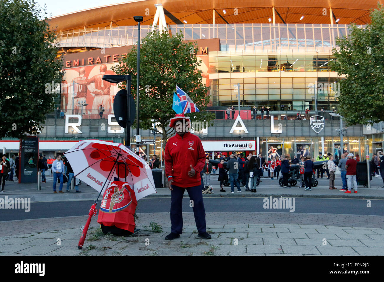 Arsenal fan hi-res stock photography and images - Alamy