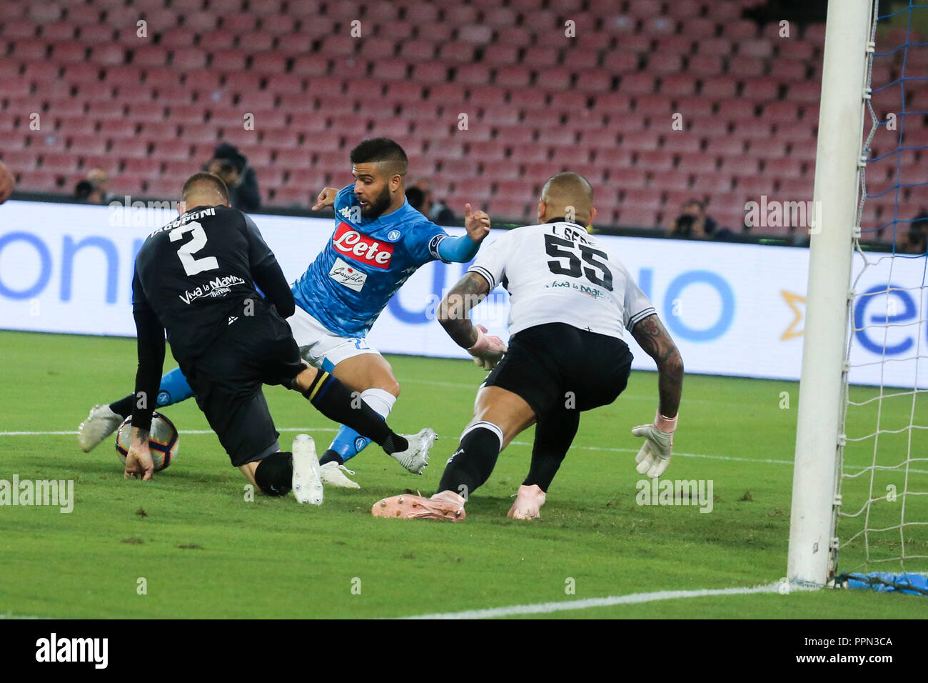 Lorenzo insigne goal hi-res stock photography and images - Alamy