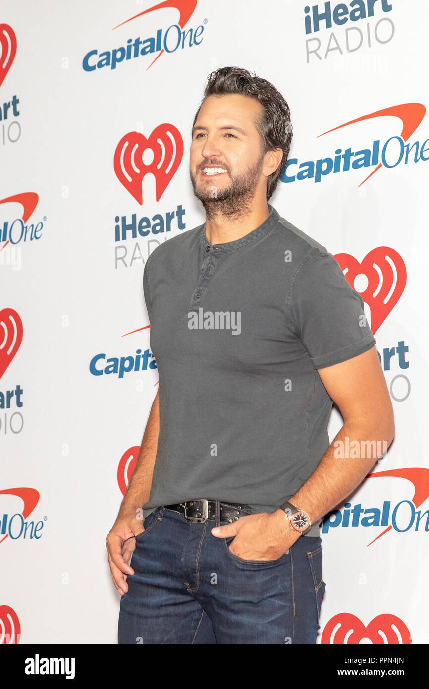 Luke bryan red carpet event hi-res stock photography and images - Alamy