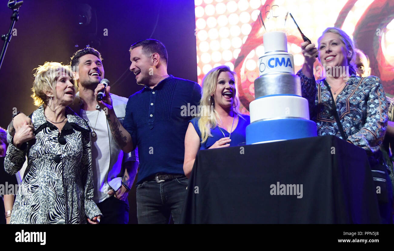 Sarah trahern hi-res stock photography and images - Alamy