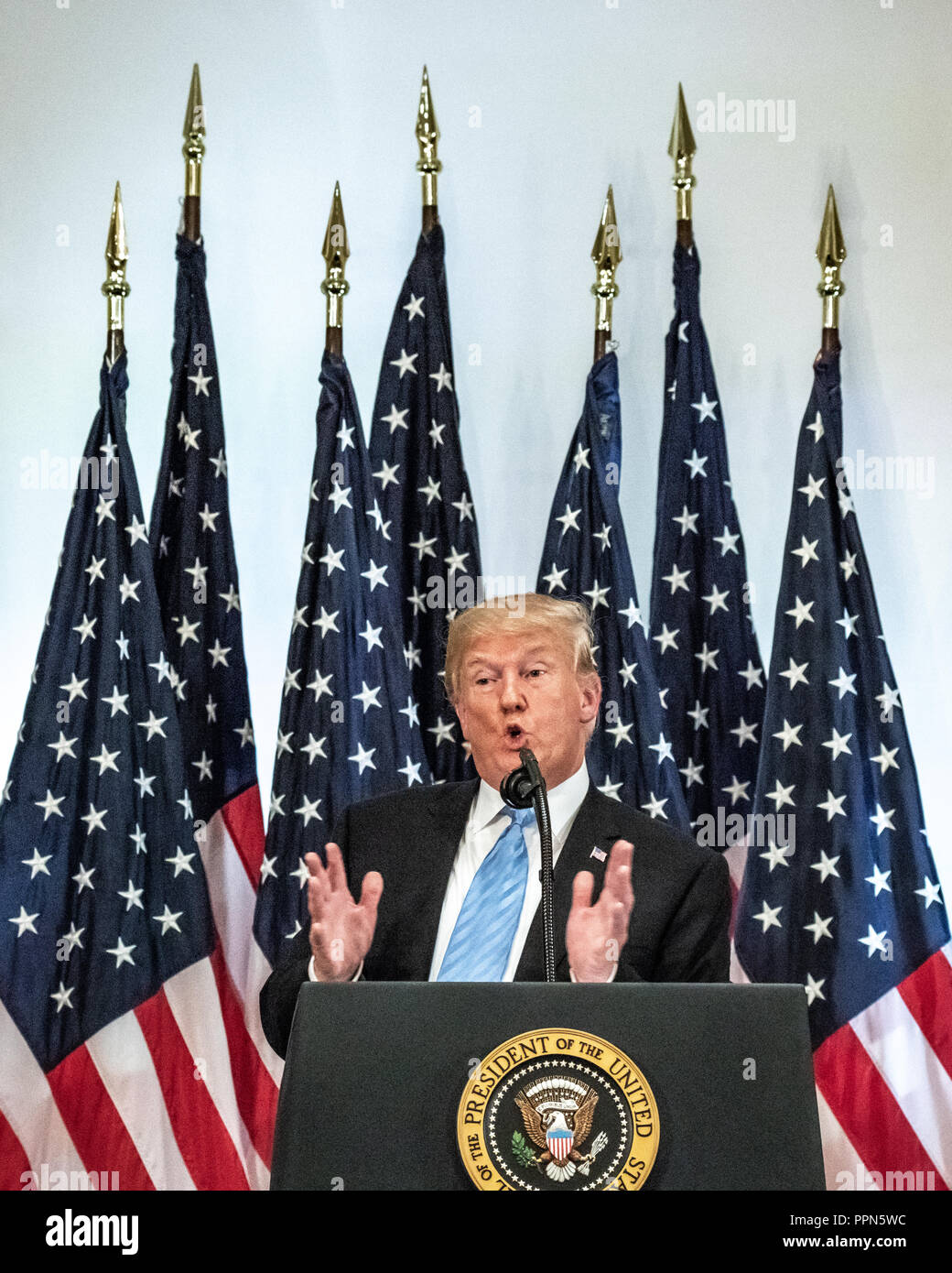 Donald trump podium hi-res stock photography and images - Alamy