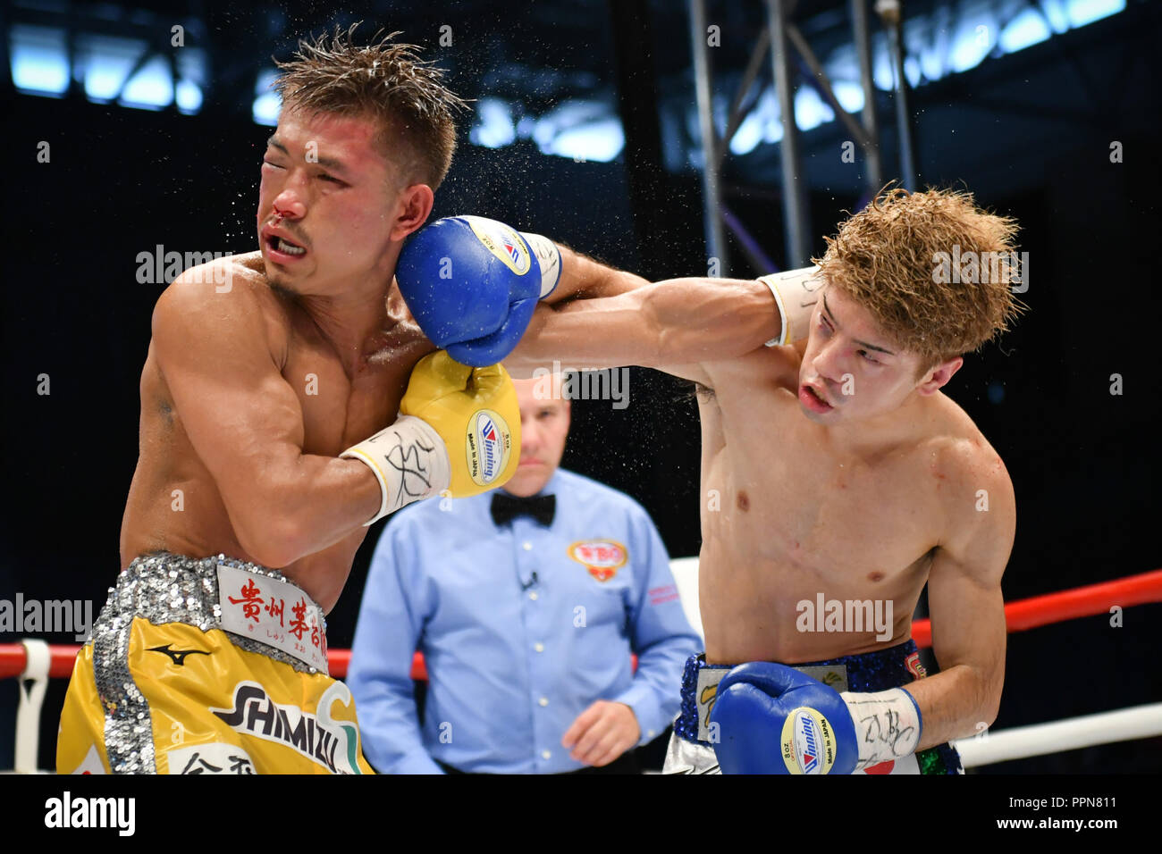 Nagoya, Aichi, Japan. 24th Sep, 2018. (L-R) Sho Kimura, Kosei Tanaka (JPN) Boxing : Kosei Tanaka ...