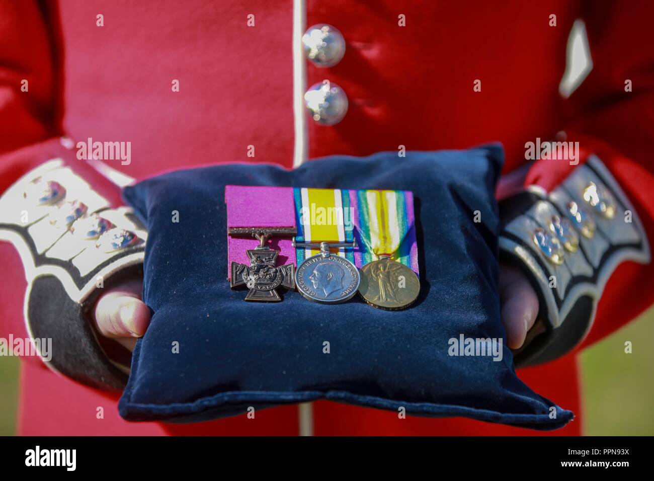 Victoria cross medal original hi-res stock photography and images - Alamy