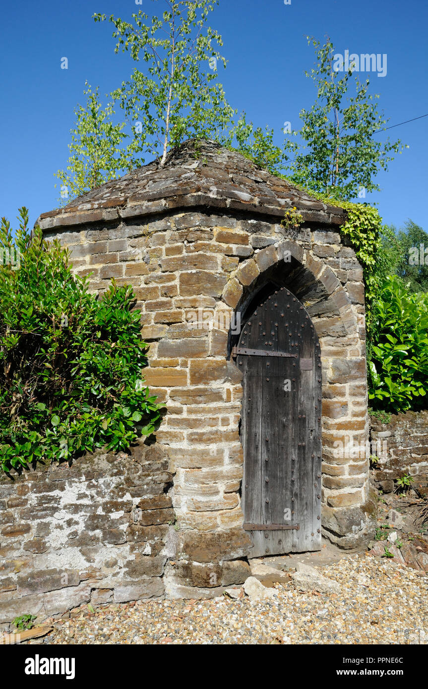 Ironstone built church hi-res stock photography and images - Alamy