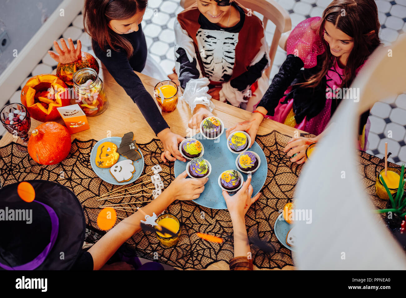 Children wearing costumes hi-res stock photography and images - Alamy
