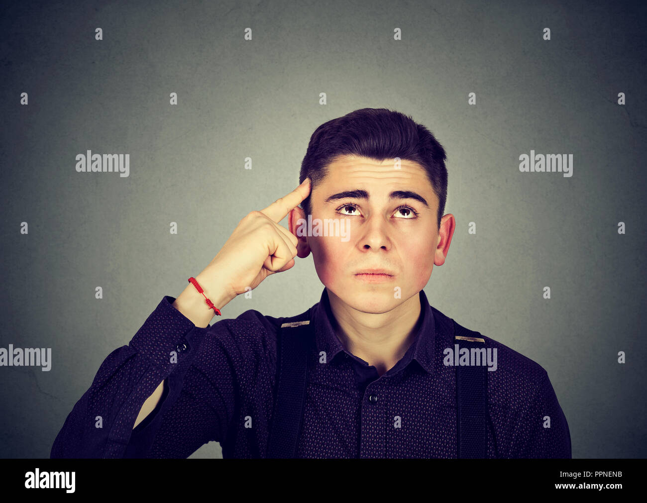 Man scratching head hi-res stock photography and images - Alamy
