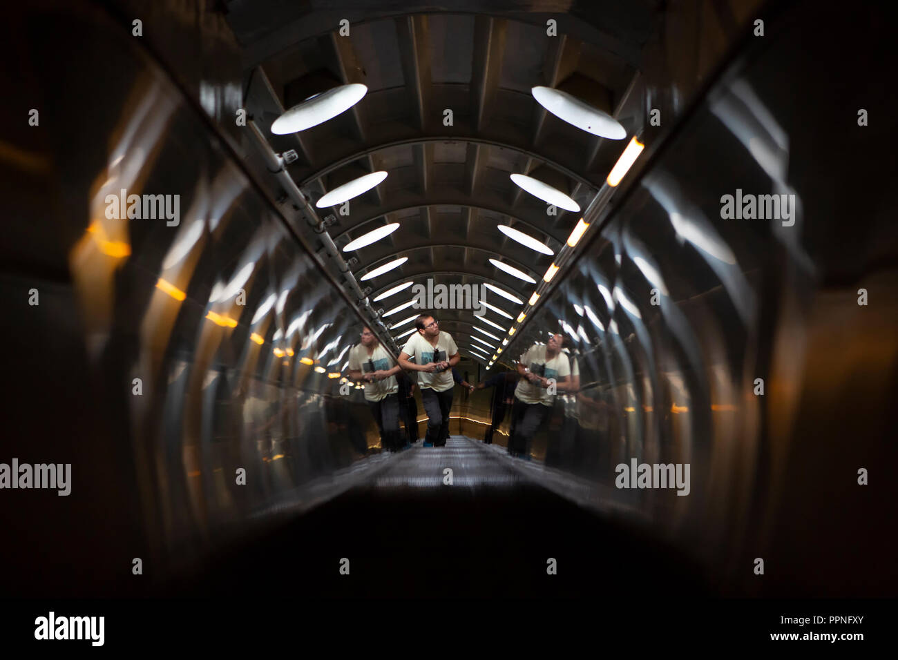 Design museum atomium brussels hi-res stock photography and images - Alamy