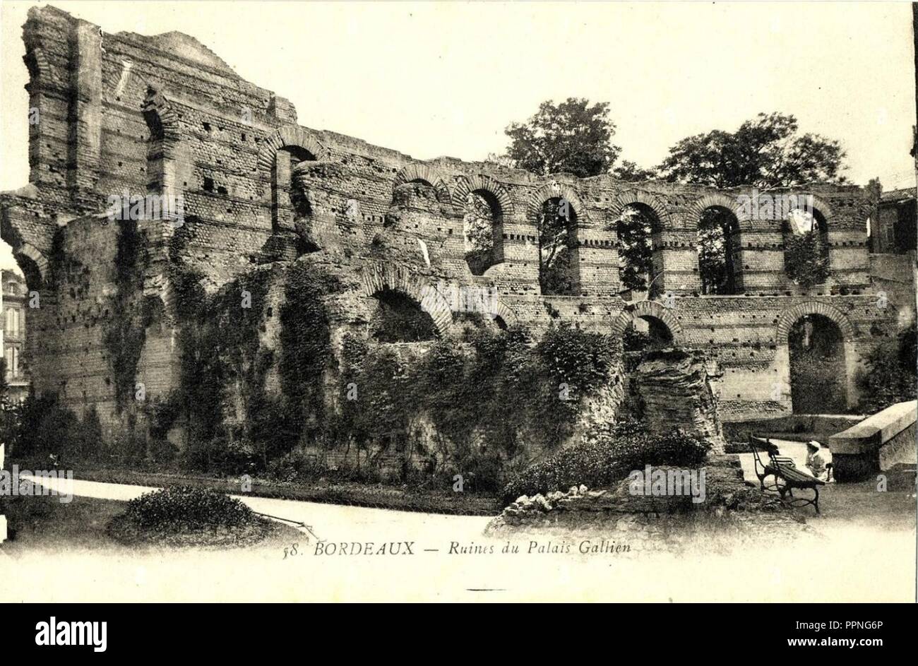 Palais gallien hi-res stock photography and images - Alamy