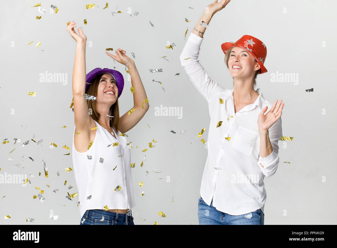 Woman dancing party hi-res stock photography and images - Alamy