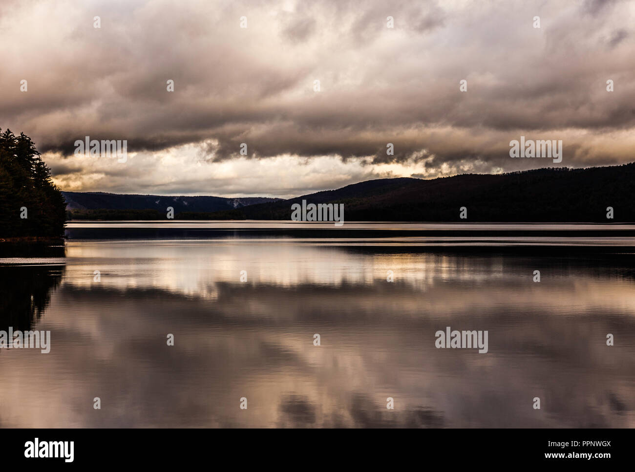 Saville Dam Barkhamsted Reservoir Barkhamsted, Connecticut, USA Stock ...