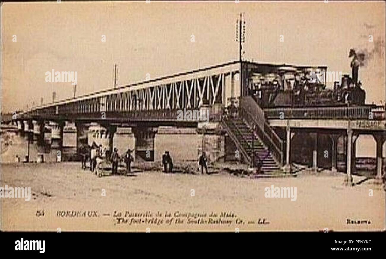 Bordeaux passerelle Eiffel Stock Photo - Alamy
