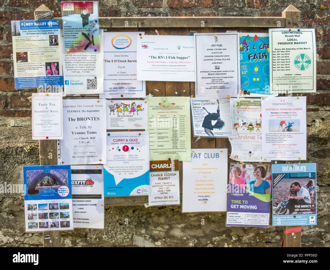Community noticeboard notice board hi-res stock photography and images ...