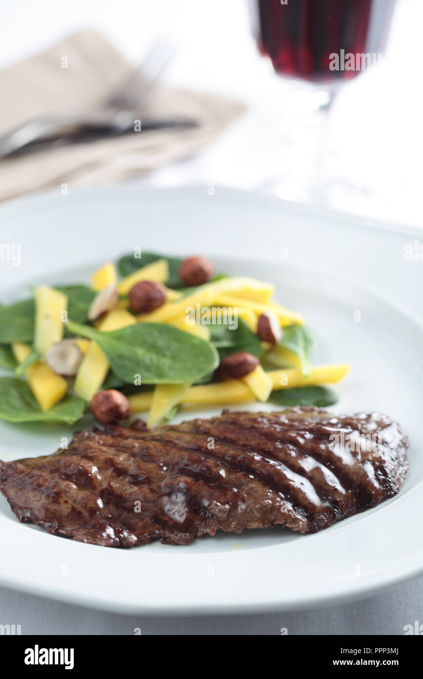 Mango salad beef hi-res stock photography and images - Alamy