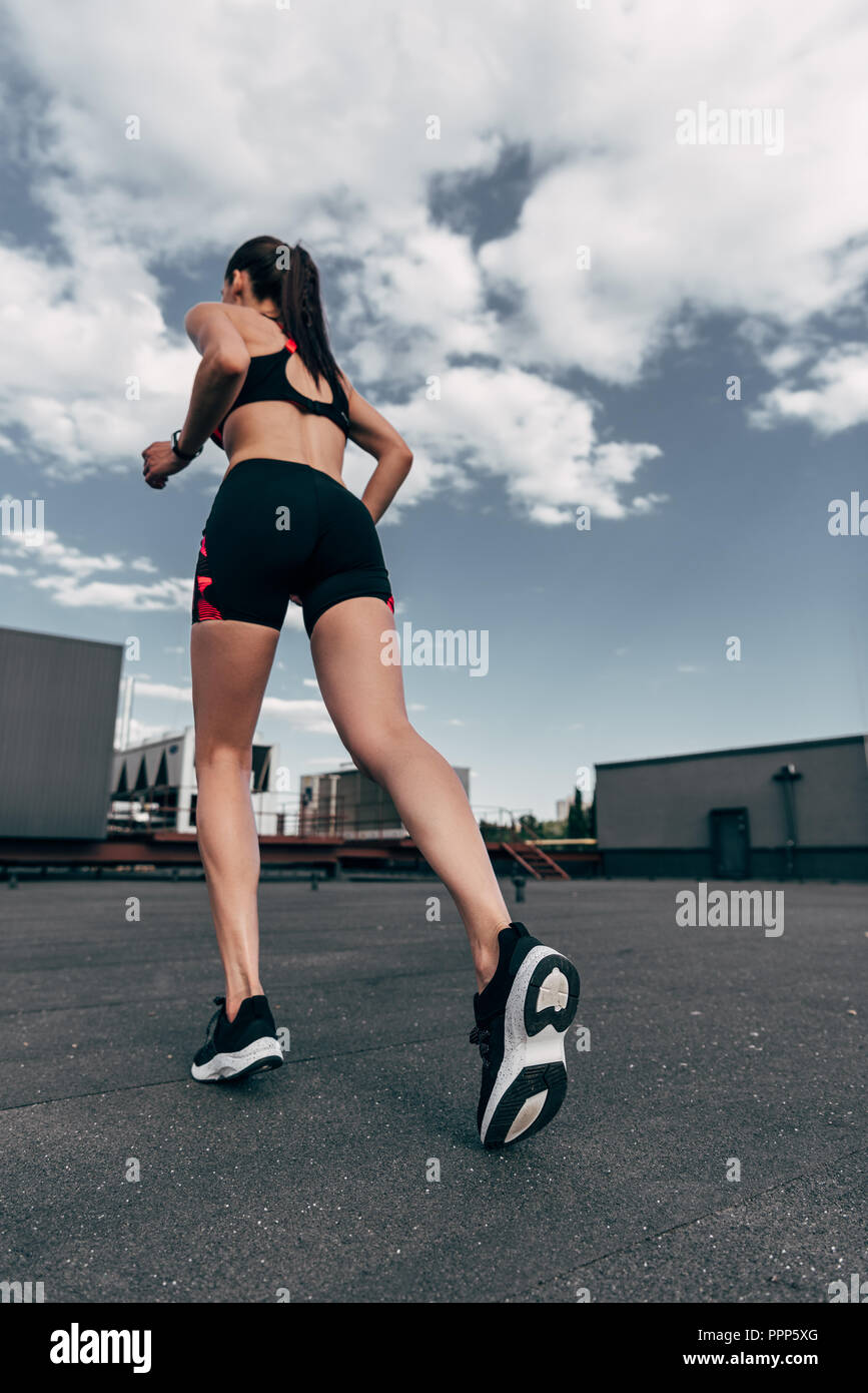 Female jogger rear view hi-res stock photography and images - Alamy