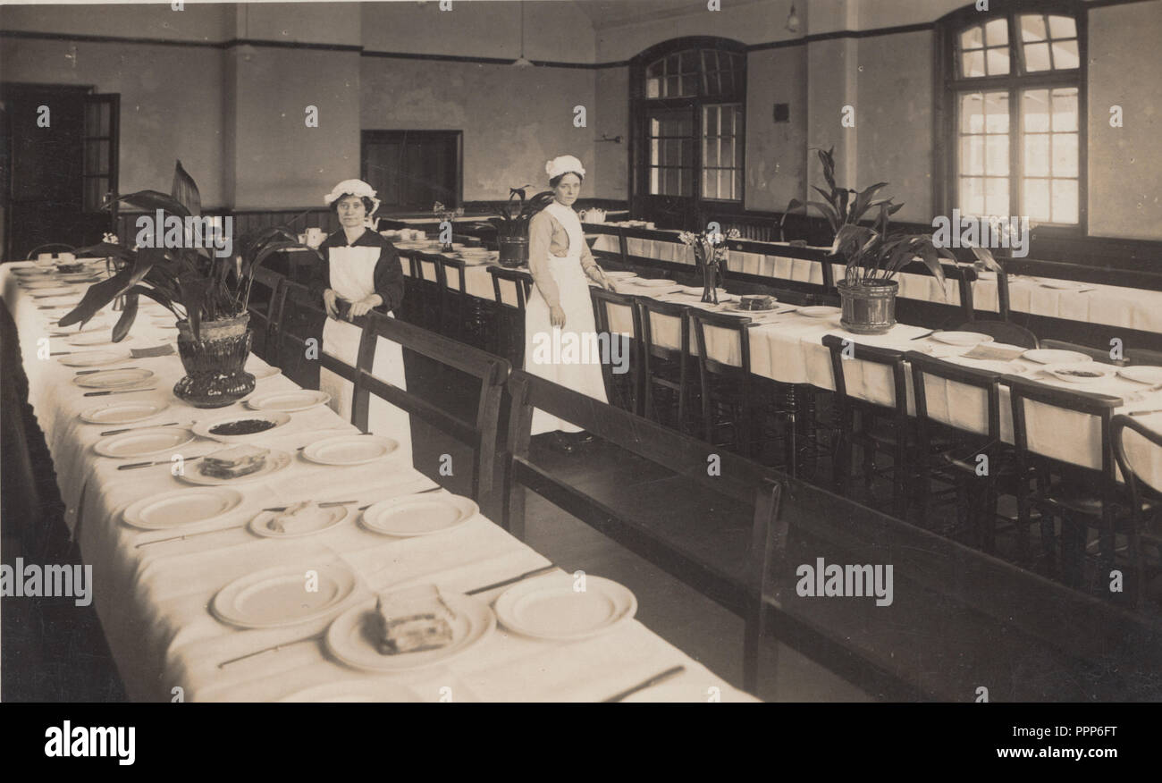 Servants table hi-res stock photography and images - Alamy