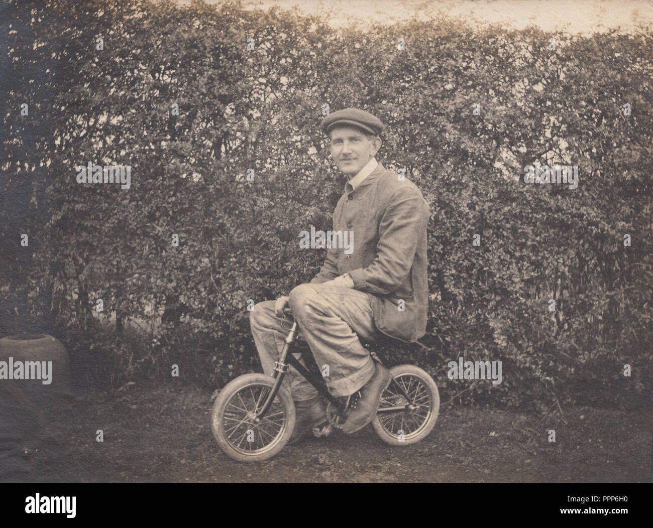 English garden riding cycle hi-res stock photography and images - Alamy