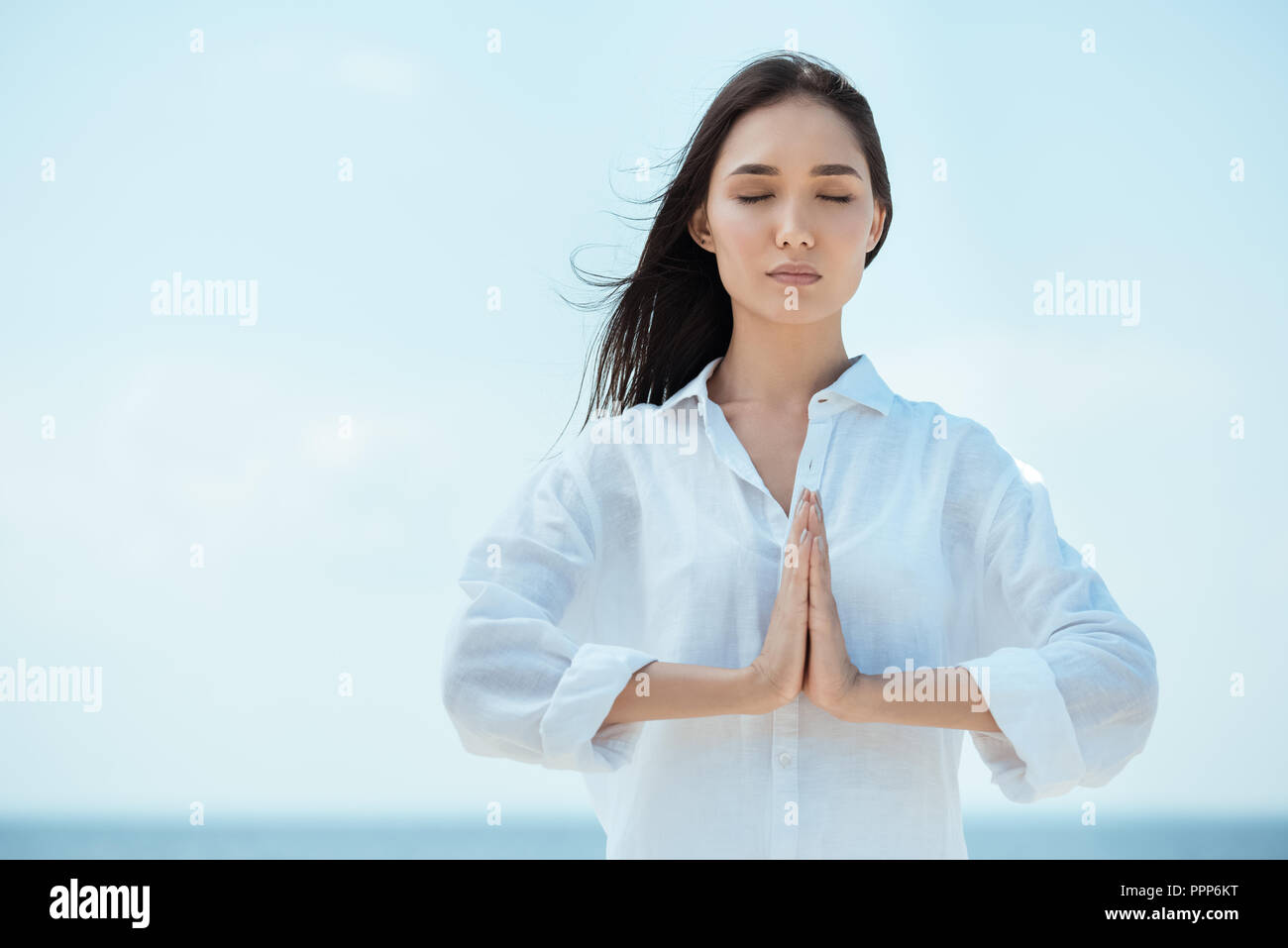 Salutation seal pose hi-res stock photography and images - Alamy