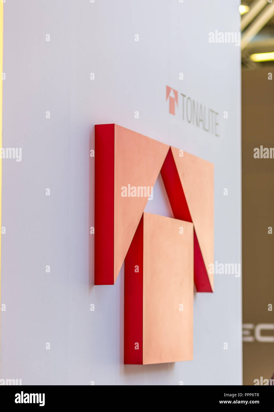 Tonalite hi-res stock photography and images - Alamy