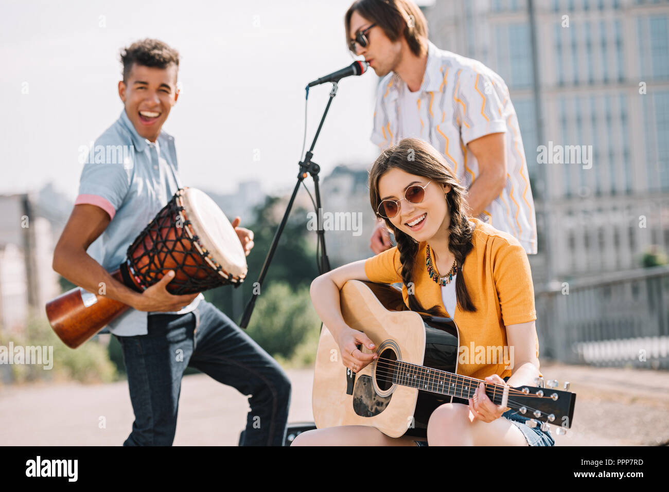 Different musical instruments hi-res stock photography and images - Alamy