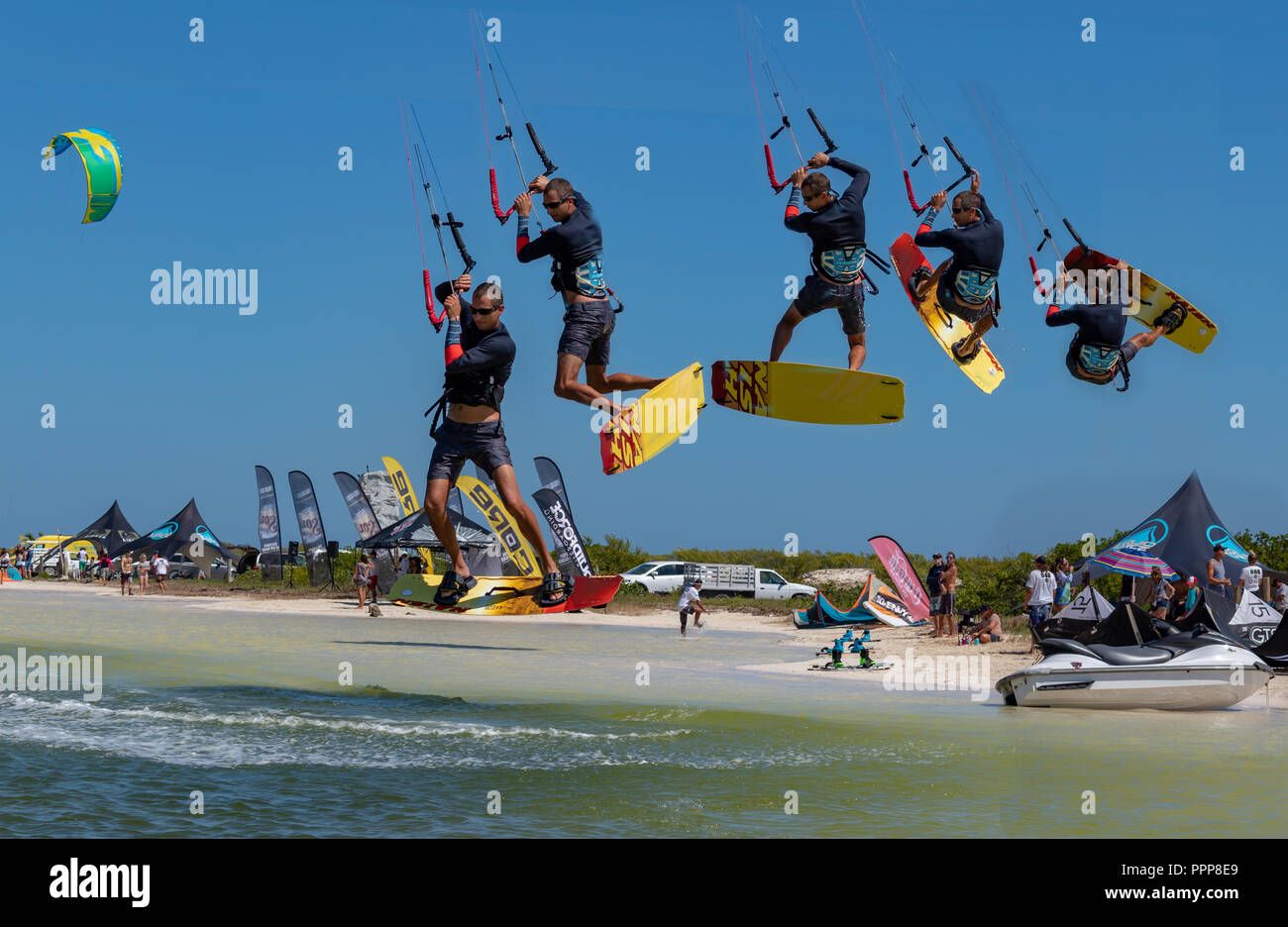 CANCUN, MEXICO - 02/18/2018: Adrenalin Kitesurf. Adventure sports ...