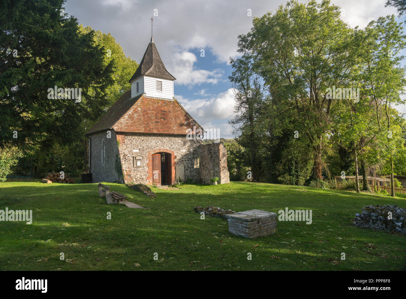 Smallest church in england hi-res stock photography and images - Alamy