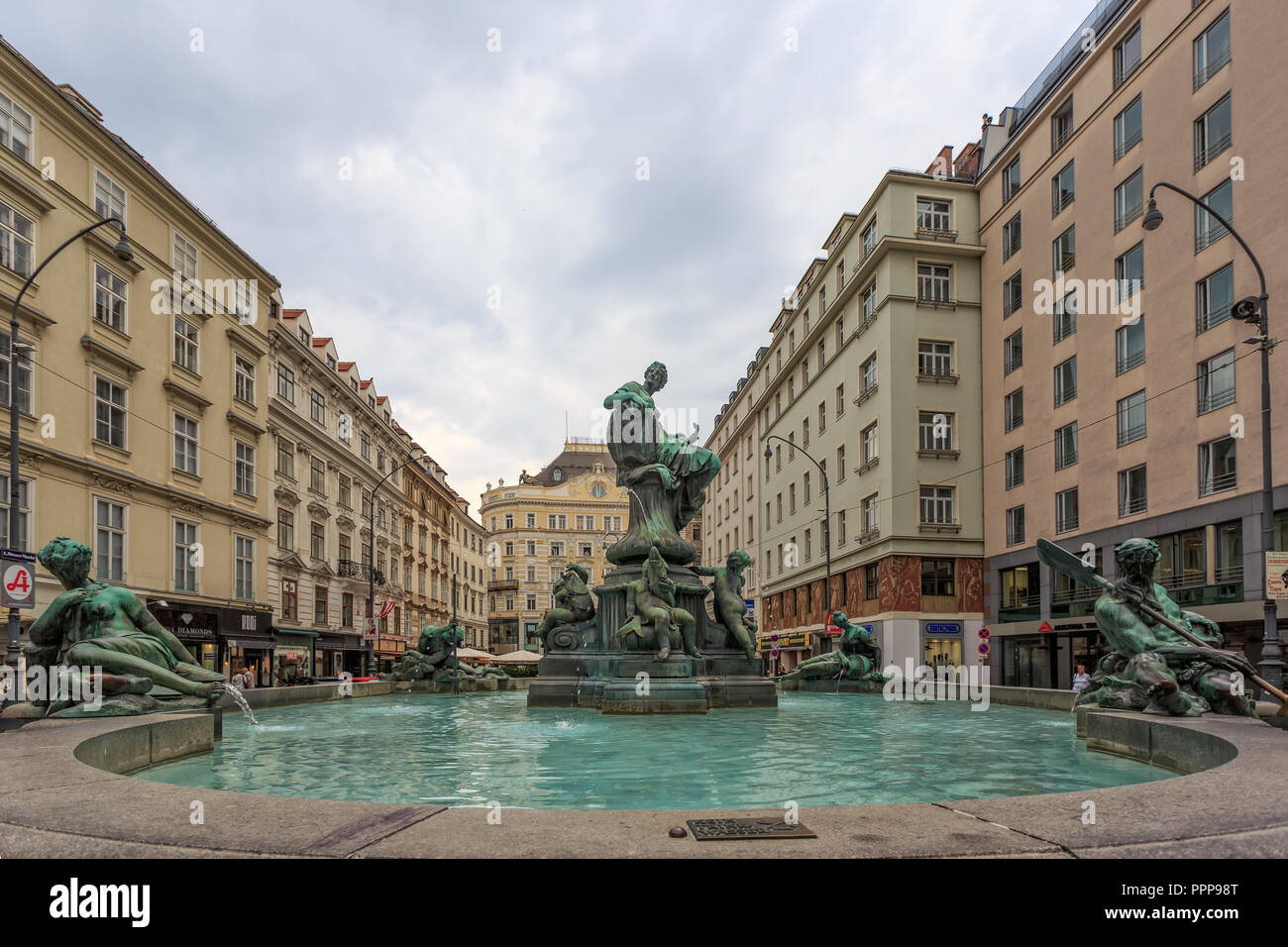 Neuer markt in central vienna hi-res stock photography and images - Alamy