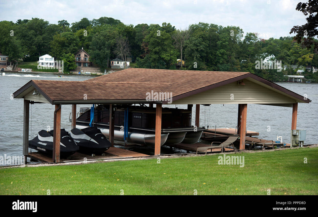 Schaffer lake hi-res stock photography and images - Alamy