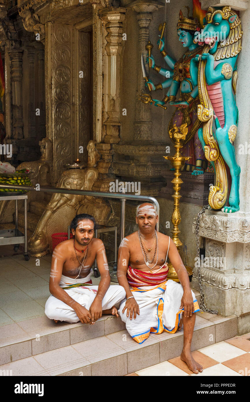 Singapore, brahman priest in the Sri Veeramakaliamman Temple Stock ...