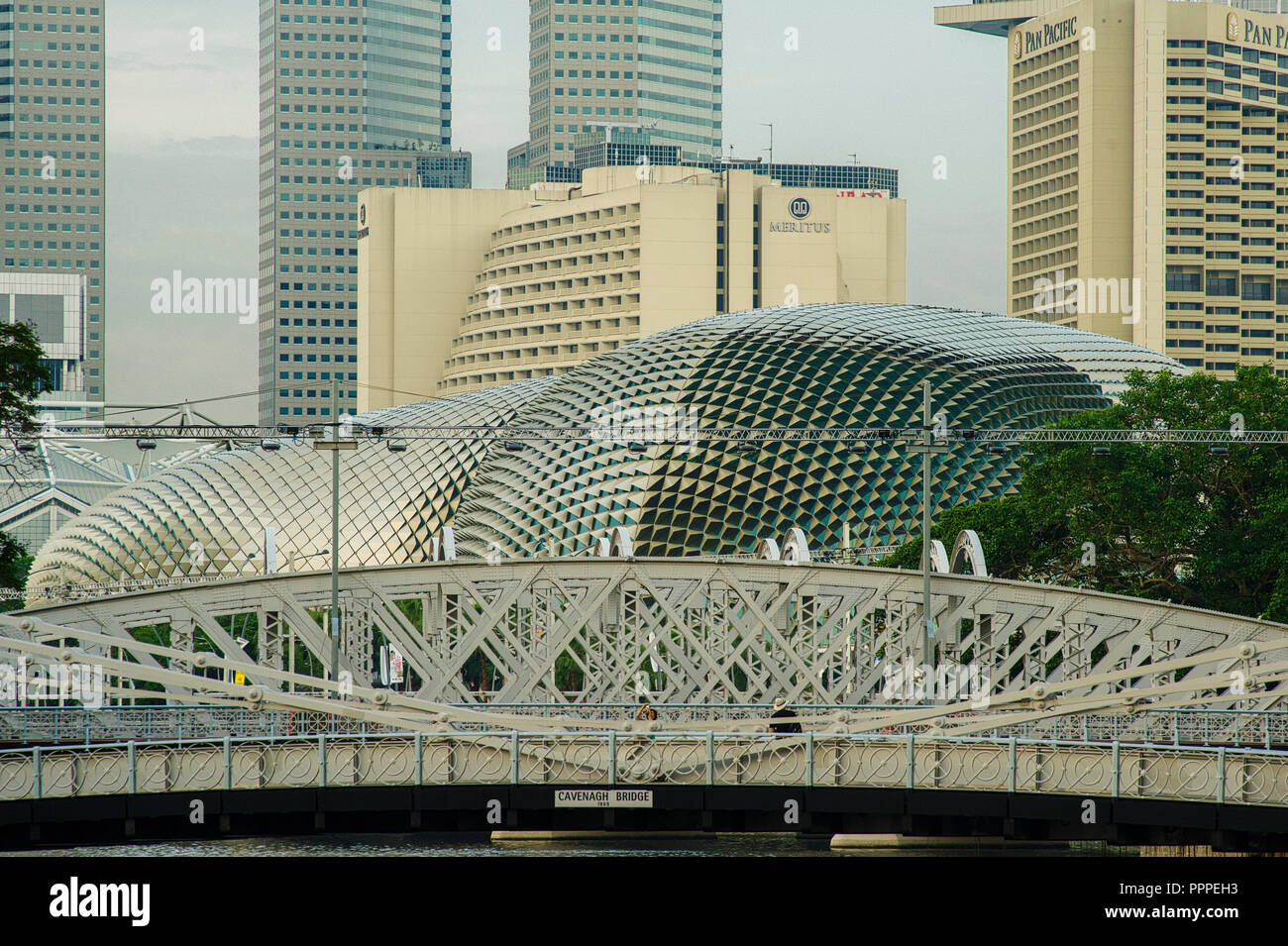 Modern building front esplanade hi-res stock photography and images - Alamy