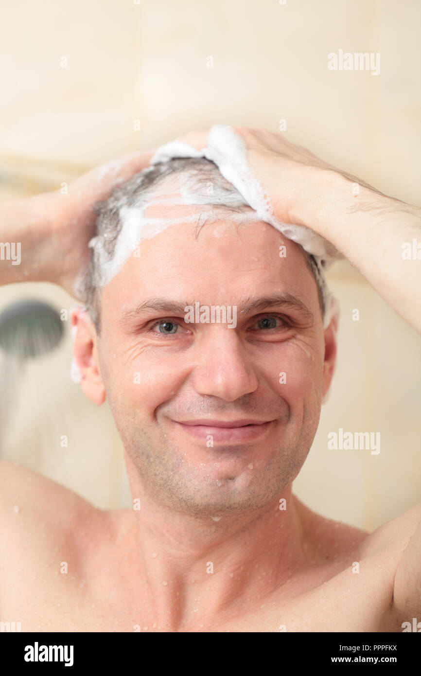 Hair wash shower hi-res stock photography and images - Alamy