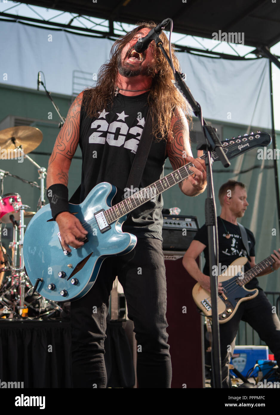 The Foo Fighters and Queen drummer Roger Taylor as Chevy Metal & The ...