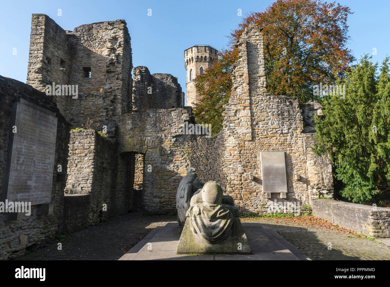 war memorial, Vincketurm, castle ruin, Hohensyburg, Dortmund, Ruhr ...