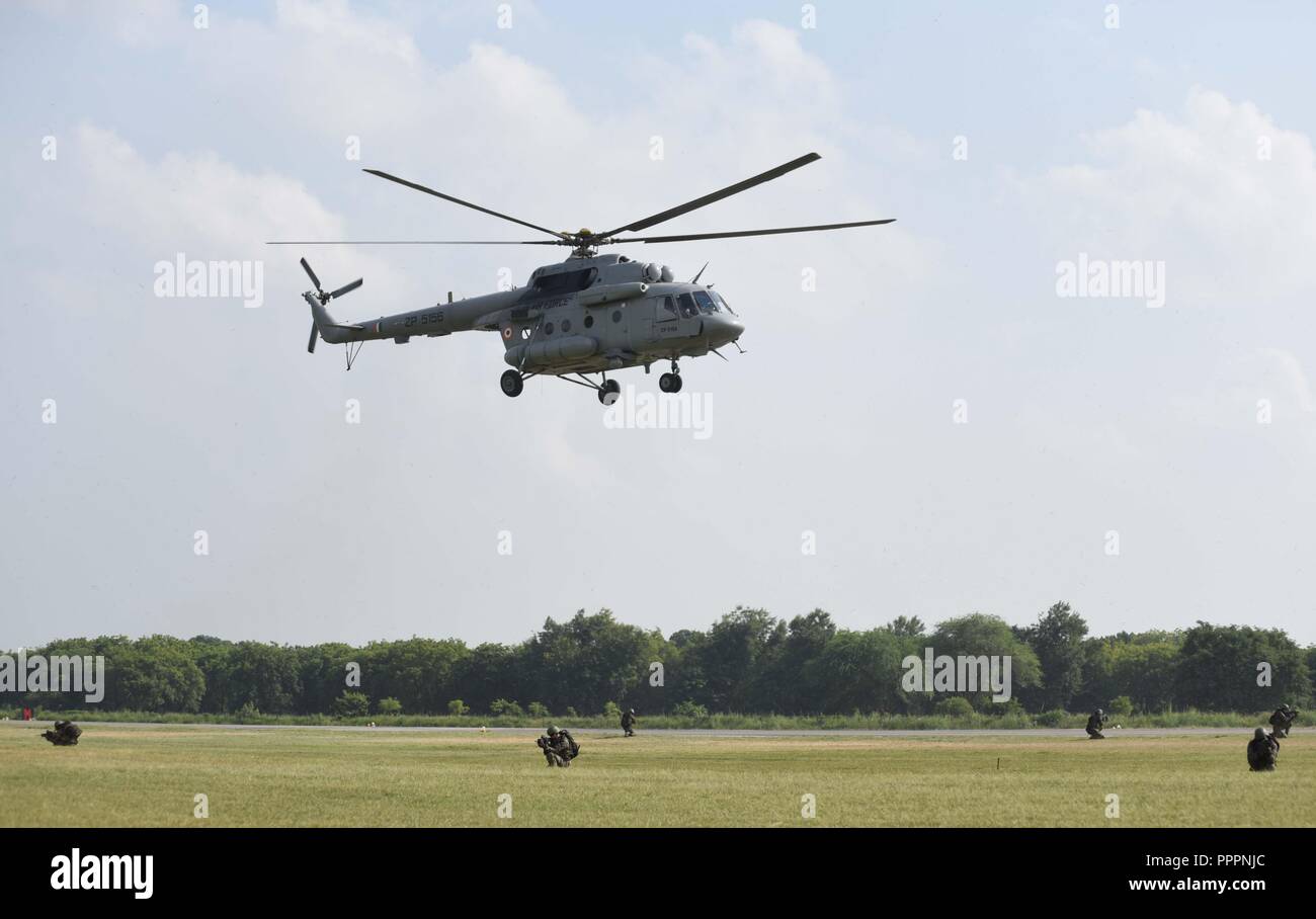 Allahabad, India. 26th Sep, 2018. Allahabad: IAF show their skill as ...