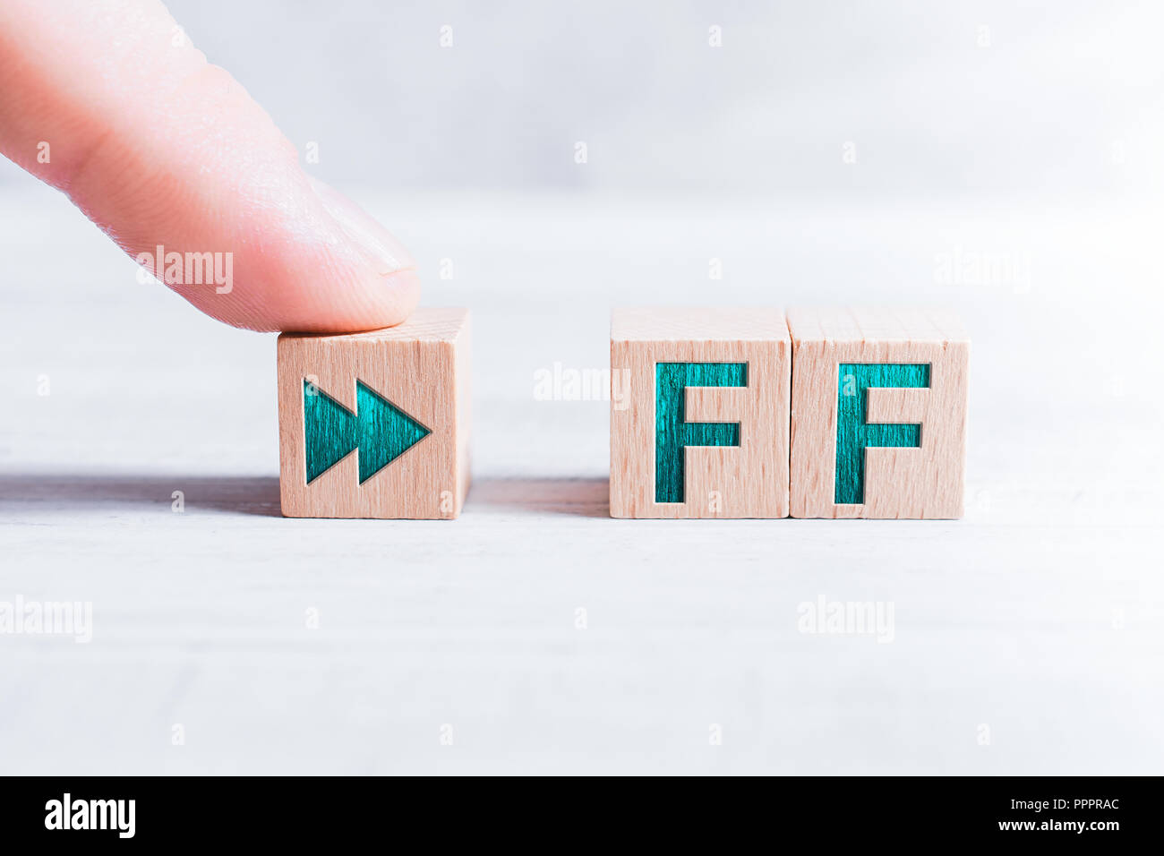 Rewind symbol hi-res stock photography and images - Alamy