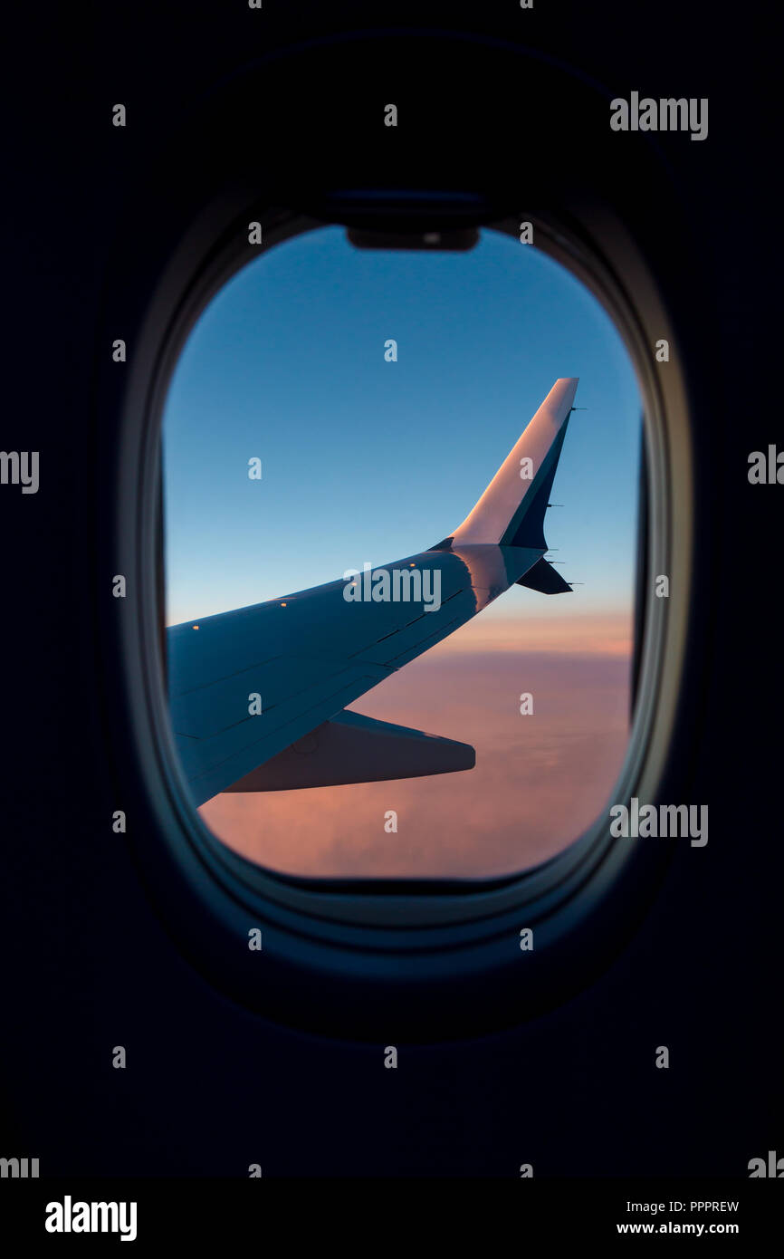 Aircraft window seat view hi-res stock photography and images - Alamy