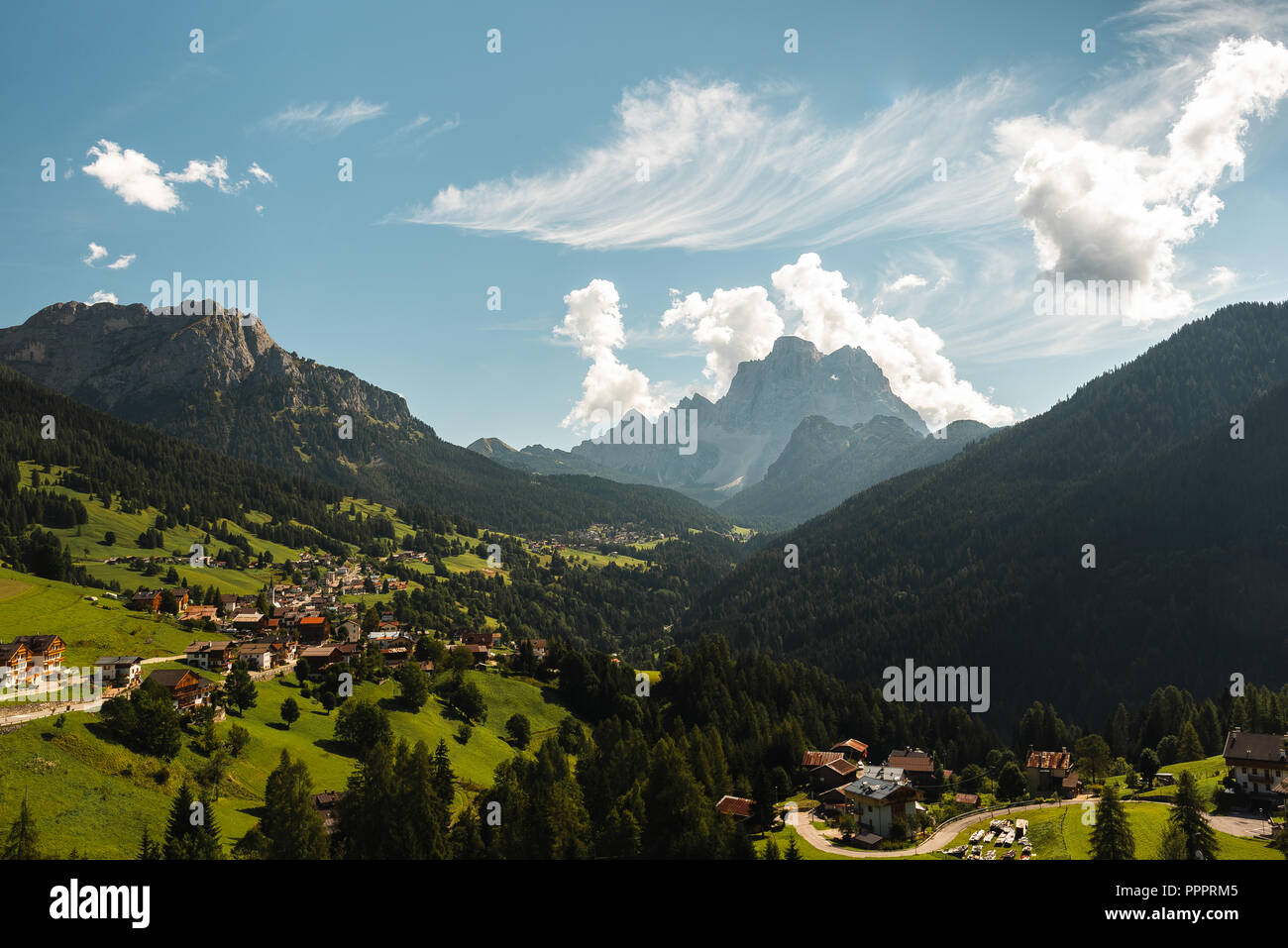 Classic landscape hi-res stock photography and images - Alamy