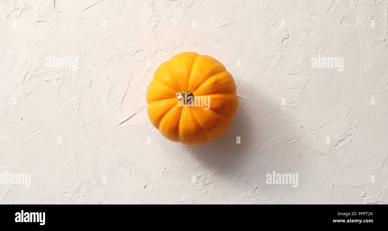 Orange middle hi-res stock photography and images - Alamy