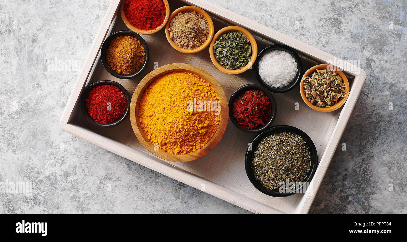 Arrangement of spices in tray Stock Photo - Alamy
