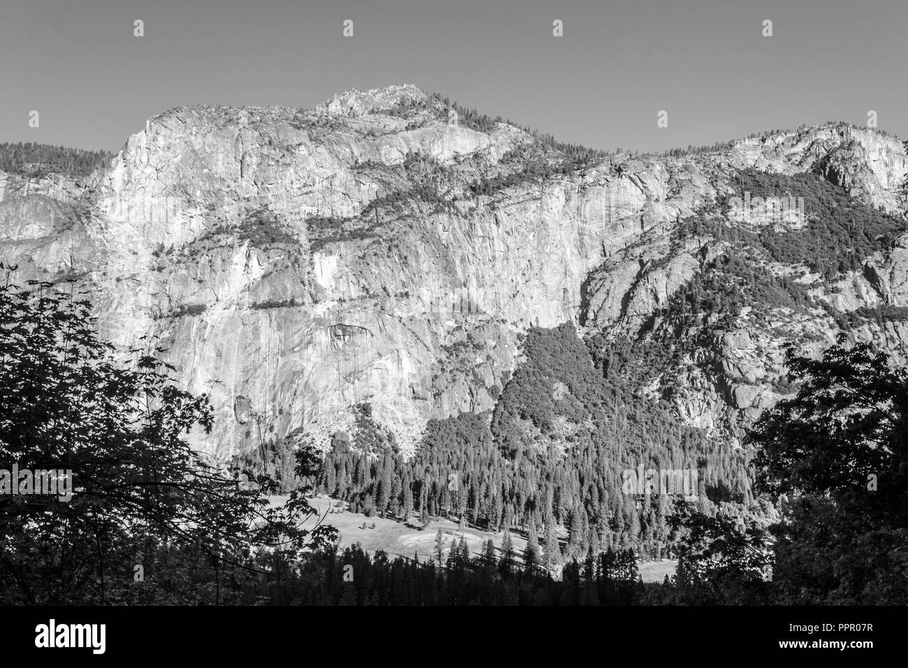 Lost Arrow rock at Yosemite from the 4 mile trail Stock Photo - Alamy