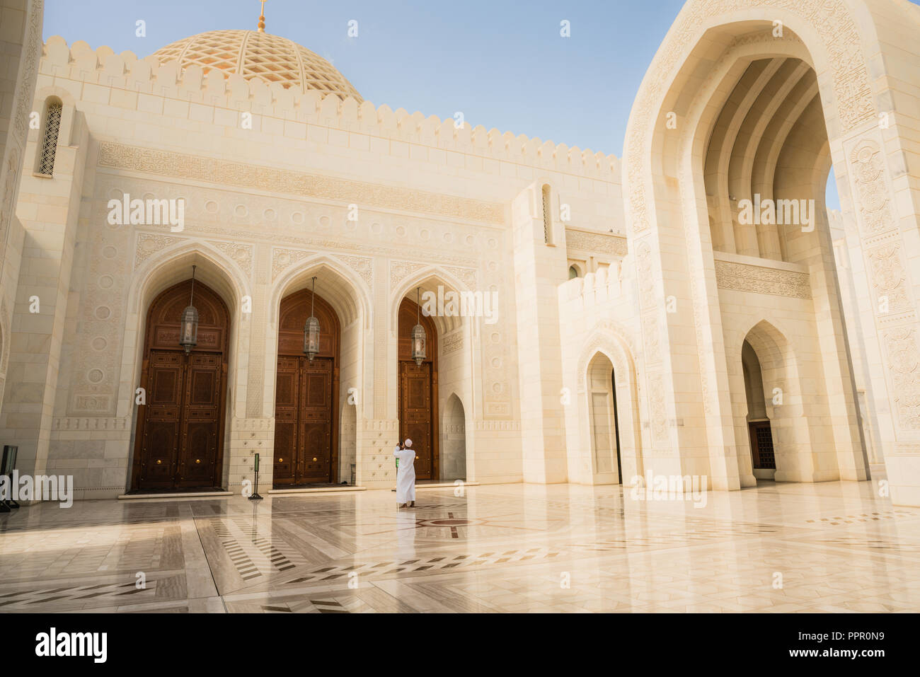 Sultan Qaboos Grand Mosque Stock Photo - Alamy