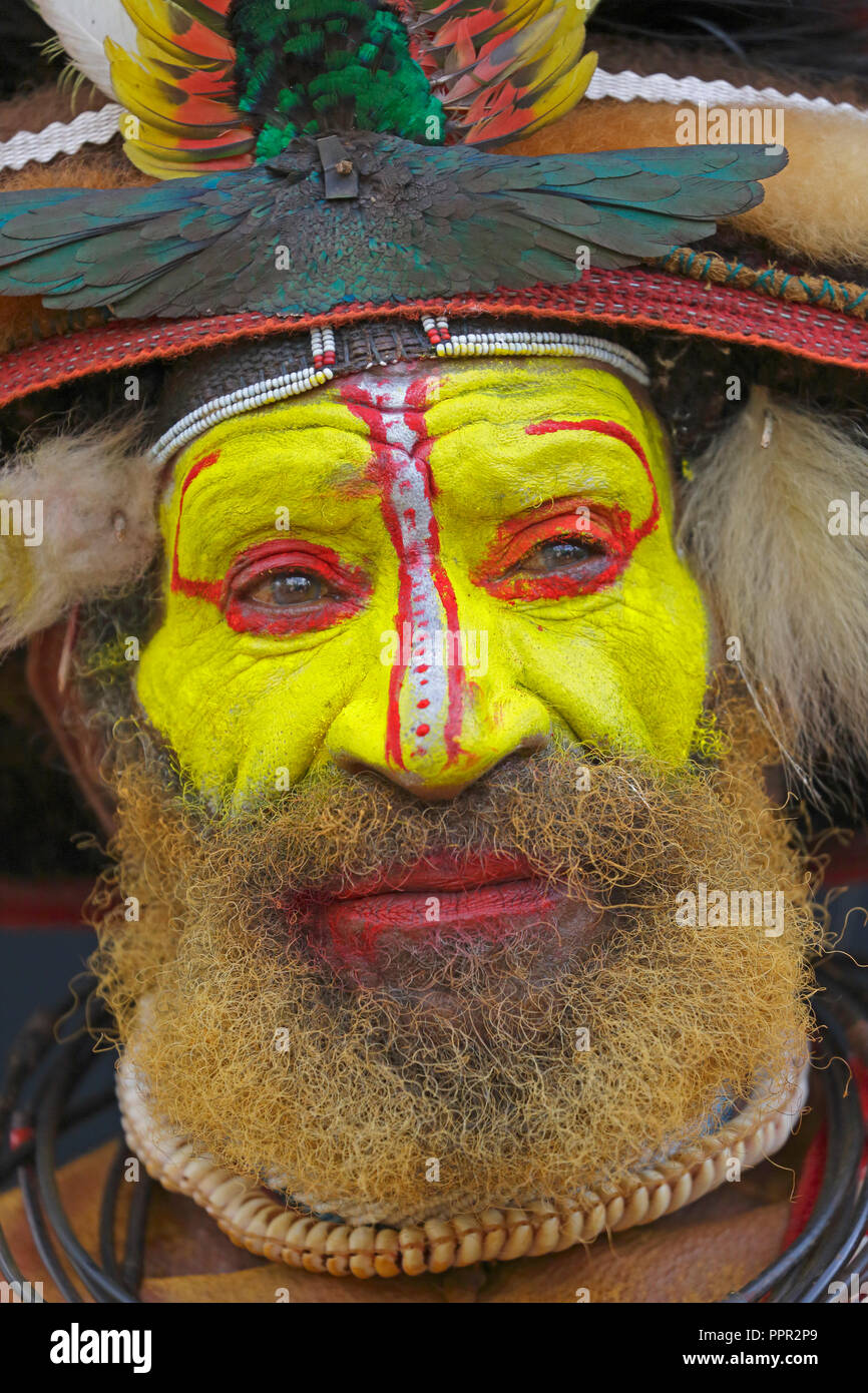 Papua new guinea face paint hi-res stock photography and images - Alamy